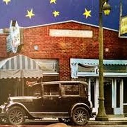 BLUE MOON TAVERN - Updated July 2025 - 43 Photos & 105 Reviews - 712 NE ...