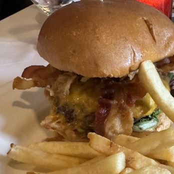 MAIN LINE TAVERN - Updated July 2025 - 18 Photos & 23 Reviews - 516 E ...