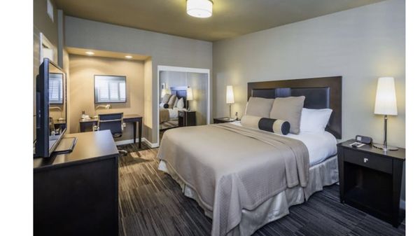 LIONS GATE HOTEL - Updated June 2025 - 182 Photos & 206 Reviews - 3410 ...