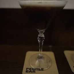 PEBBLE BAR - Updated July 2025 - 104 Photos & 66 Reviews - 67 W 49th St ...