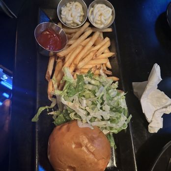 WAREHOUSE KITCHEN + SPORTS BAR - Updated March 2025 - 198 Photos & 288 ...