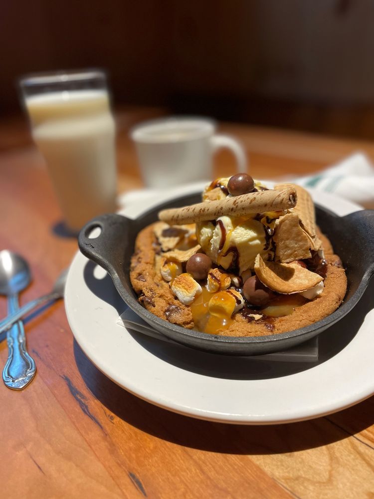 RED ROOSTER LOUNGE & RESTAURANT - Updated July 2025 - 38 Photos & 101 ...