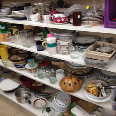 GOODWILL - Updated October 2025 - 16 Photos & 11 Reviews - 330 W 6th St ...