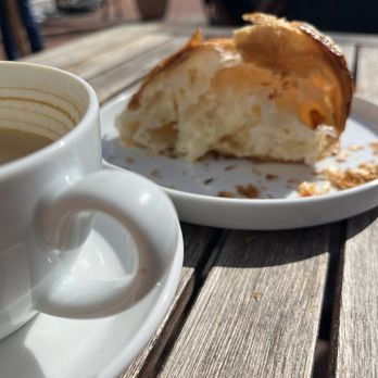 TWO BEES CAFE & PATISSERIE - Updated October 2025 - 56 Photos & 35 ...