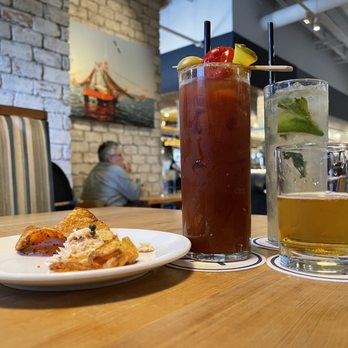 SALT TRADERS COASTAL COOKING - Updated January 2025 - 2536 Photos ...