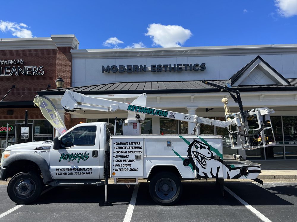 REY SIGNS - Updated June 2025 - 49 Photos - 332 Swanson Dr ...