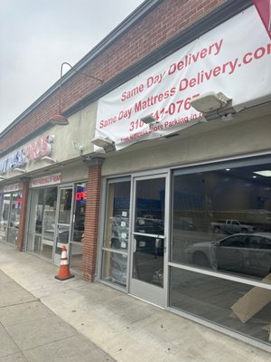 Same day mattress delivery store