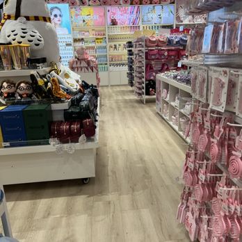 MINISO - Updated October 2025 - 85 Photos & 26 Reviews - 5417 Balboa ...