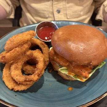 LOCAL KITCHEN - Updated August 2025 - 2019 Photos & 1402 Reviews - 1321 ...