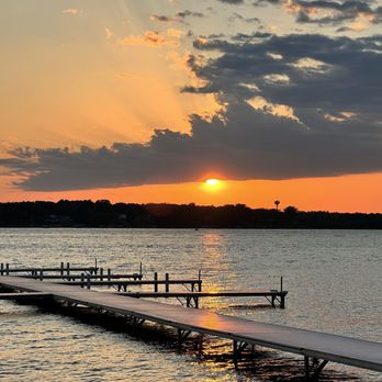 LIGHTHOUSE RESTAURANT - Updated January 2026 - 419 Photos & 660 Reviews ...