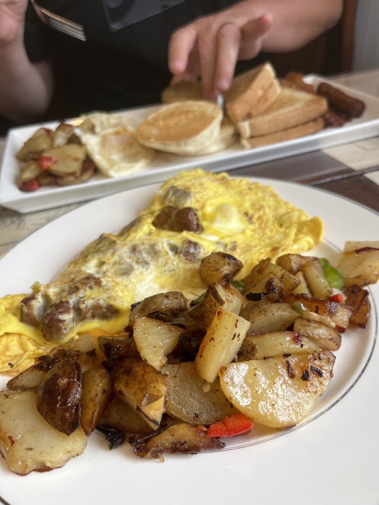 THE LOCAL DINER & BAKERY - 12 Photos - 5015 Rte 33, Farmingdale, New ...