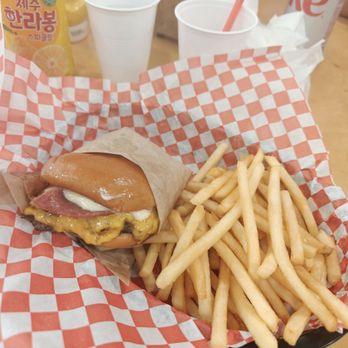 OH G BURGER - Updated September 2025 - 280 Photos & 122 Reviews - 1213 ...