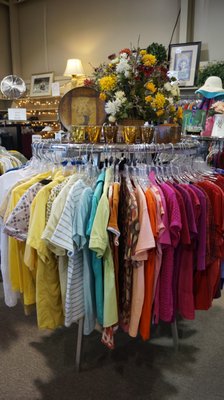 THE HAND ME UP SHOP - Updated January 2026 - 18 Photos & 41 Real ...