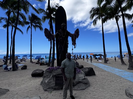 DUKE PAOA KAHANAMOKU STATUE - Updated October 2025 - 306 Photos & 86 ...