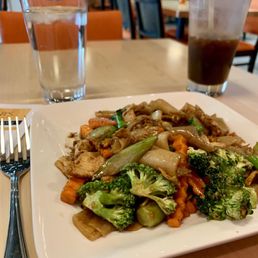 KUNI’S THAI CUISINE - 215 Photos & 204 Reviews - 101 E Hastings Rd ...