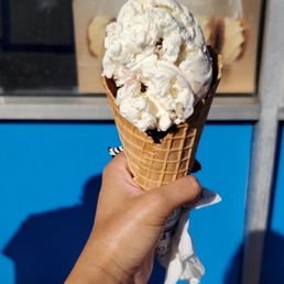SNOWFLAKE ICE CREAM SHOPPE - Updated July 2025 - 344 Photos & 354 ...