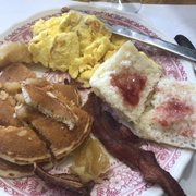DAN’L BOONE INN - 188 Photos & 257 Reviews - 130 Hardin St, Boone, NC ...