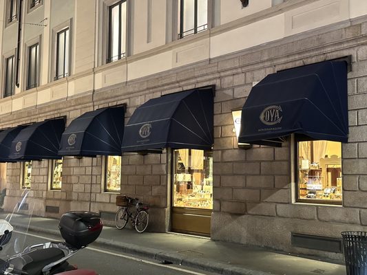 COVA - Updated December 2025 - 100 Photos & 29 Reviews - Via Monte ...