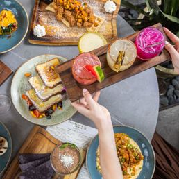 TRAVELER’S TABLE - Updated May 2026 - 7072 Photos & 2395 Reviews - 520 ...