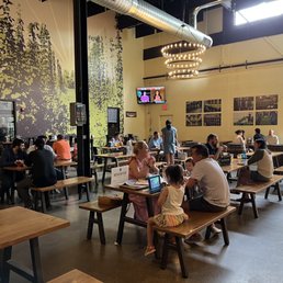 CAPTAIN LAWRENCE BREWING - Updated July 2025 - 585 Photos & 440 Reviews ...