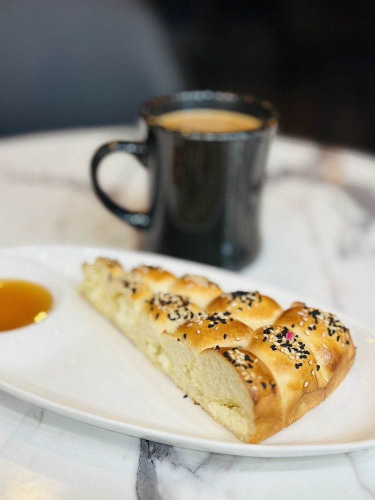 DELAH COFFEE - Updated August 2024 - 968 Photos & 489 Reviews - 370 4th ...