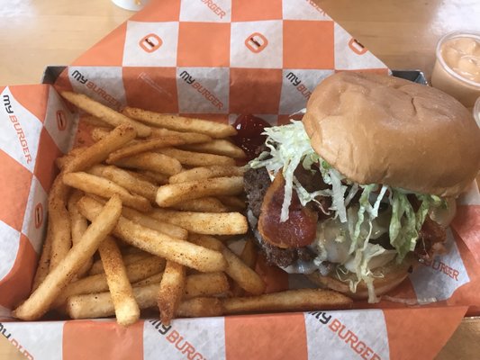 MY BURGER - 81 Photos & 71 Reviews - Burgers - 213 SE Oak St ...