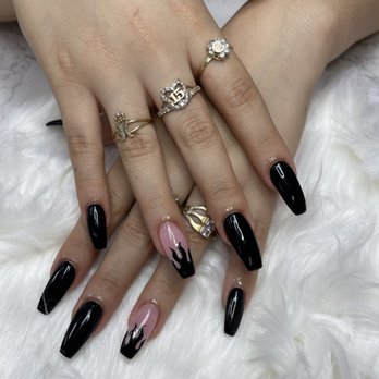 Cutie nails store