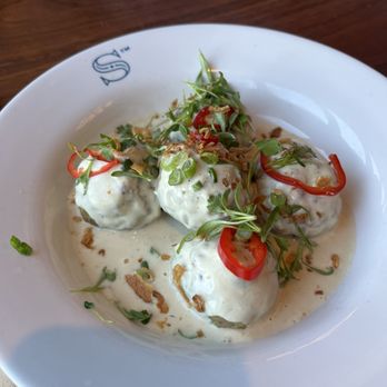 SAVR - Updated March 2025 - 285 Photos & 138 Reviews - 150 Seaport Blvd ...