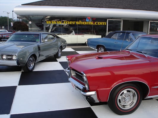 MERSHON’S WORLD OF CARS INC - Updated December 2025 - 29 Photos & 17 ...