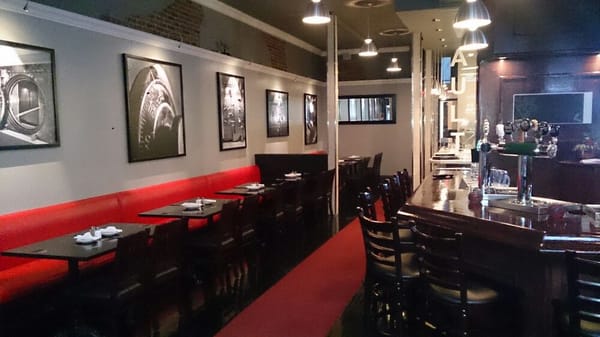 THE VAULT GASTROPUB - Updated January 2026 - 24 Photos & 40 Reviews ...