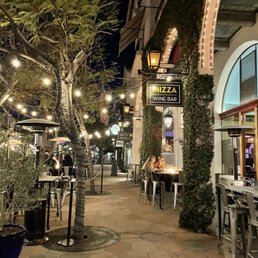 MIZZA - Updated May 2025 - 815 Photos & 661 Reviews - 1112 State St ...