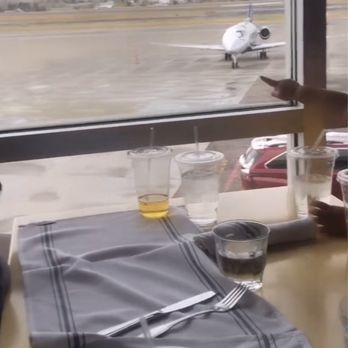 THE PERFECT LANDING RESTAURANT - Updated June 2024 - 482 Photos & 675 ...