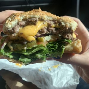 RED MILL BURGERS - 518 Photos & 1329 Reviews - Burgers - 312 N 67th St ...