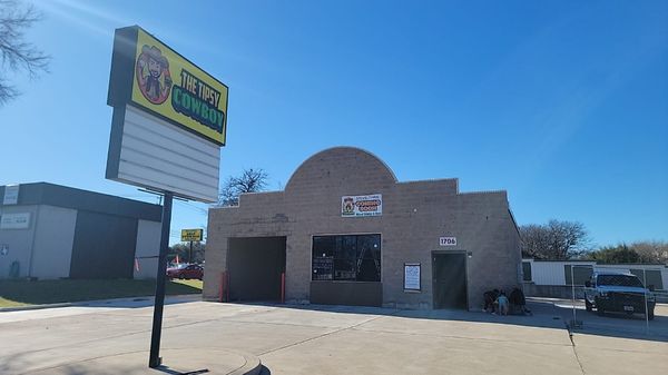 THE TIPSY COWBOY - Drive-Thru Bar at 1706 North Main St, Belton, Texas ...