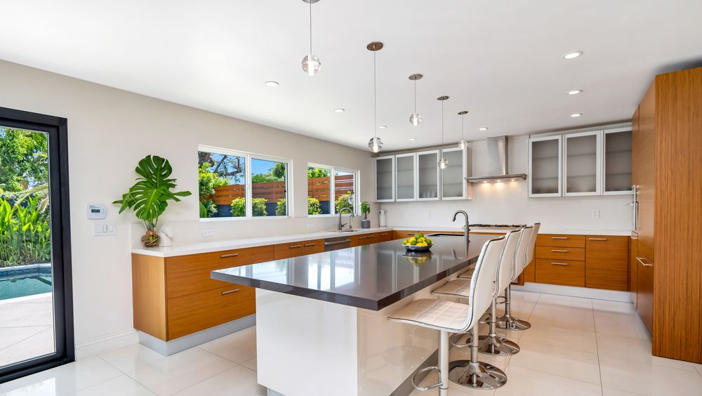 JEFF LOFTUS - KELLER WILLIAMS - Updated July 2025 - 71 Photos - 6621 E ...