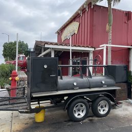 FIREHOUSE QUE & BREW - Updated August 2025 - 367 Photos & 600 Reviews ...