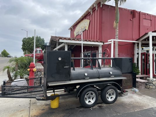 FIREHOUSE QUE & BREW - Updated May 2025 - 363 Photos & 595 Reviews ...