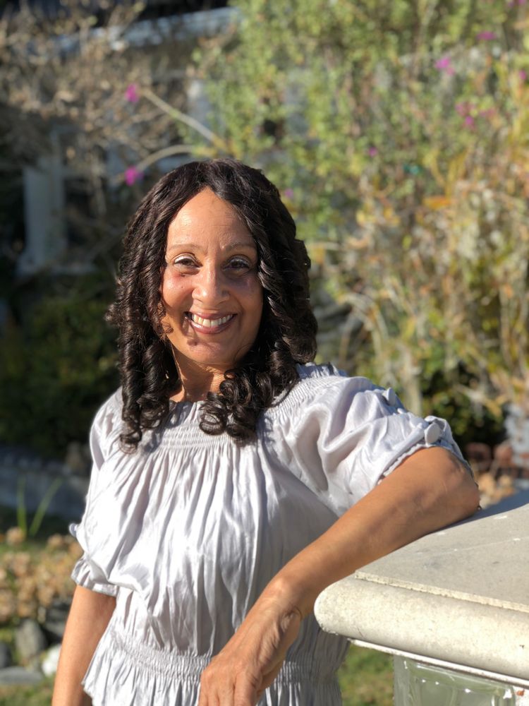 LINDA ROTH REALTY - Updated April 2025 - 118 N Larchmont Blvd, Los ...