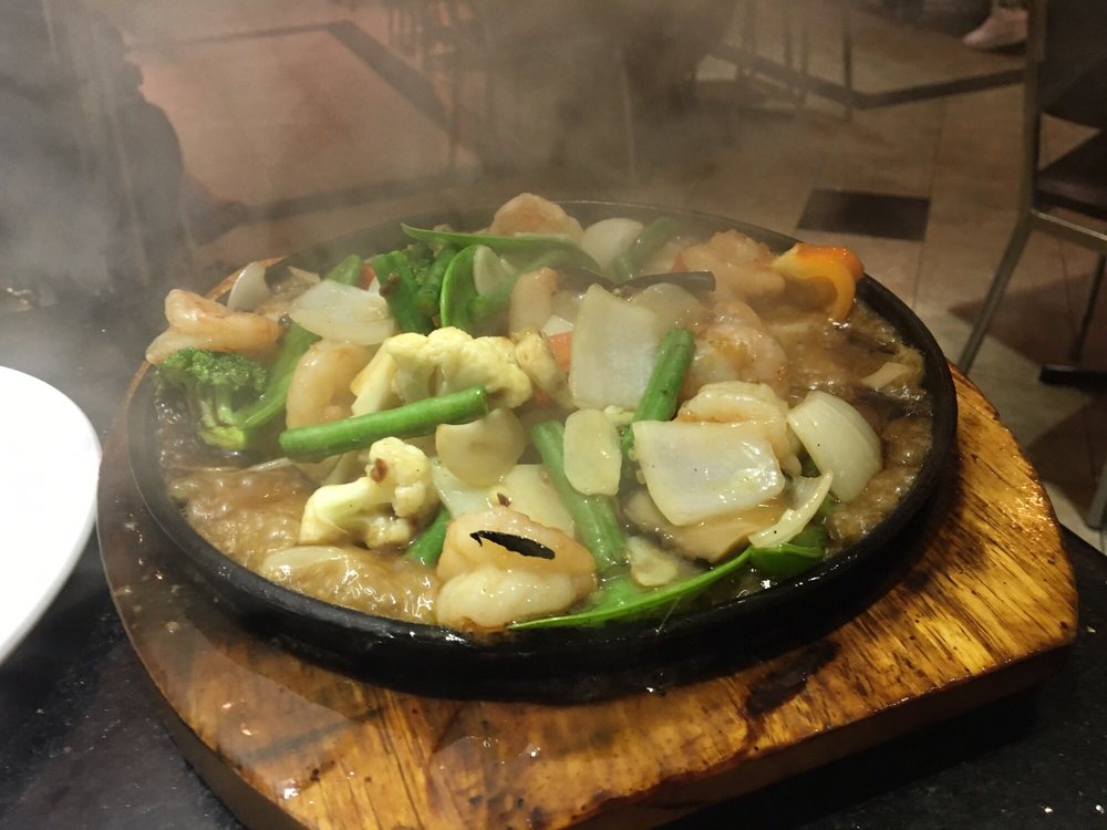 HOA TRAN - Updated March 2025 - 48 Photos - 246A Springvale Rd ...