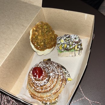 MODERN PASTRY SHOP - 3445 Photos & 2564 Reviews - 257 Hanover St ...