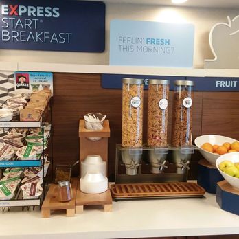 HOLIDAY INN EXPRESS SAUGUS - Updated December 2025 - 89 Photos & 81 ...