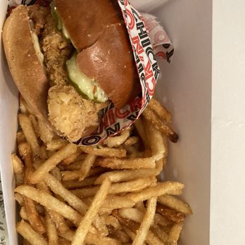 CHICK’N OUT - Updated October 2025 - 211 Photos & 97 Reviews - 37 ...