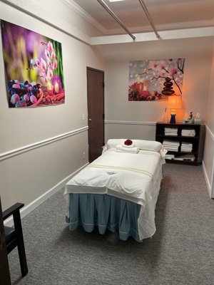 MASSAGE VACATION - Updated April 2026 - 12 Photos - 7715 East 111th St ...