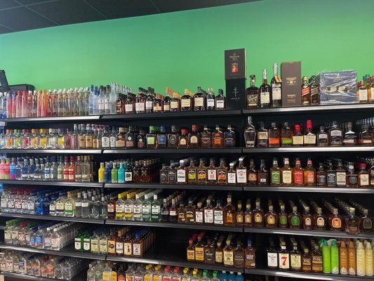 LIQUOR & WINE OUTLET - Updated October 2025 - 28 Photos - 2003 SE Broad ...