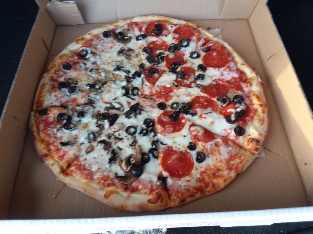 LUKE’S LEGENDARY PIZZA - 18 Photos & 45 Reviews - Pizza - 39867 Highway ...