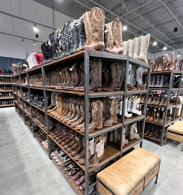 BOOT BARN - Updated March 2025 - 63 Photos - 315 Chatham Dr, Newport ...