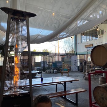 CALAPOOIA BREWING COMPANY - Updated June 2025 - 155 Photos & 258 ...