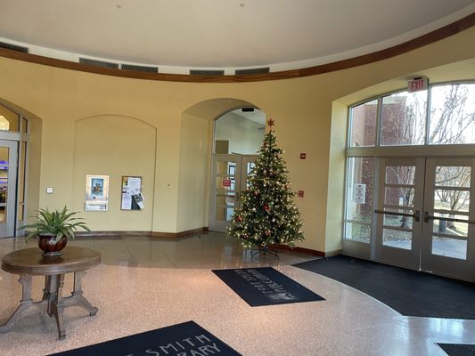 FORT SMITH PUBLIC LIBRARY - Updated June 2025 - 29 Photos - 3201 Rogers ...