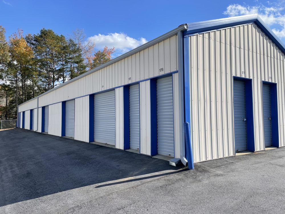 STORAGE ROOM MINI-WAREHOUSES - Request a Quote - 21 E Settlement Rd ...