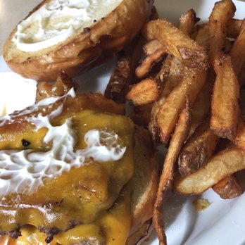 FOSTORIA DELL’S - Updated May 2025 - 31 Reviews - 224 S Main St ...